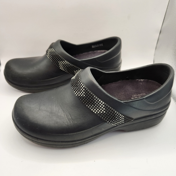 CROCS | Shoes | Womens Crocs Black Slip On Shoes Waterproof Chevron ...